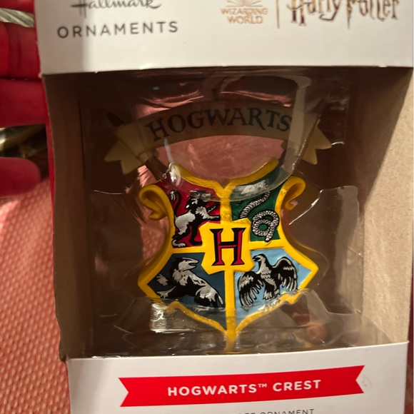 Hallmark | Holiday | Nwt Hogwart Crest Harry Potter Ornament | Poshmark